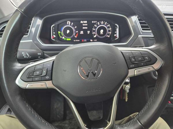 Grey Volkswagen Tiguan 2022 in Siauliai, with an engine capacity of 1.50 L and mileage of 60 thousand km for 22200 €, photo 11 on AUTOMOTO.COM.LV