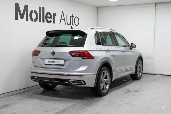 Pelēks Volkswagen Tiguan 2022 Viļņa, ar dzinēja tilpumu 1.40 L un nobraukumu 76 tūkst. km par 28900 €, foto 4 vietnē AUTOMOTO.COM.LV
