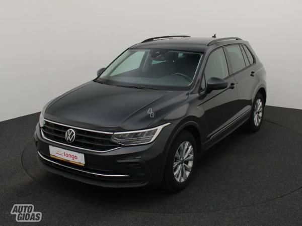 Grey Volkswagen Tiguan 2022 in Vilnius, with an engine capacity of 2.00 L and mileage of 171 thousand km for 22399 €, photo 1 on AUTOMOTO.COM.LV
