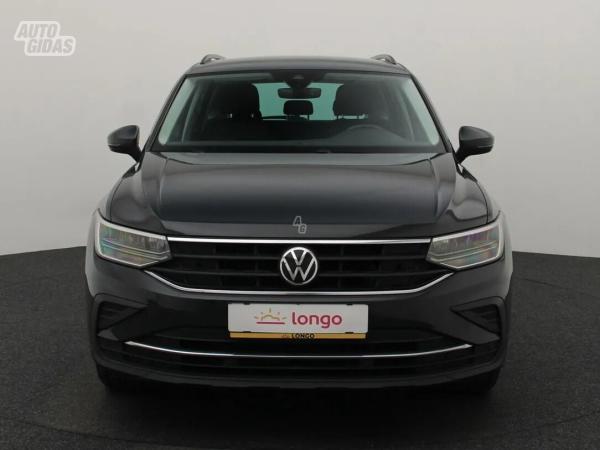 Grey Volkswagen Tiguan 2022 in Vilnius, with an engine capacity of 2.00 L and mileage of 171 thousand km for 22399 €, photo 3 on AUTOMOTO.COM.LV