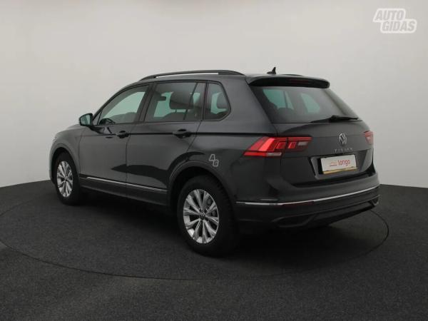 Grey Volkswagen Tiguan 2022 in Vilnius, with an engine capacity of 2.00 L and mileage of 171 thousand km for 22399 €, photo 7 on AUTOMOTO.COM.LV