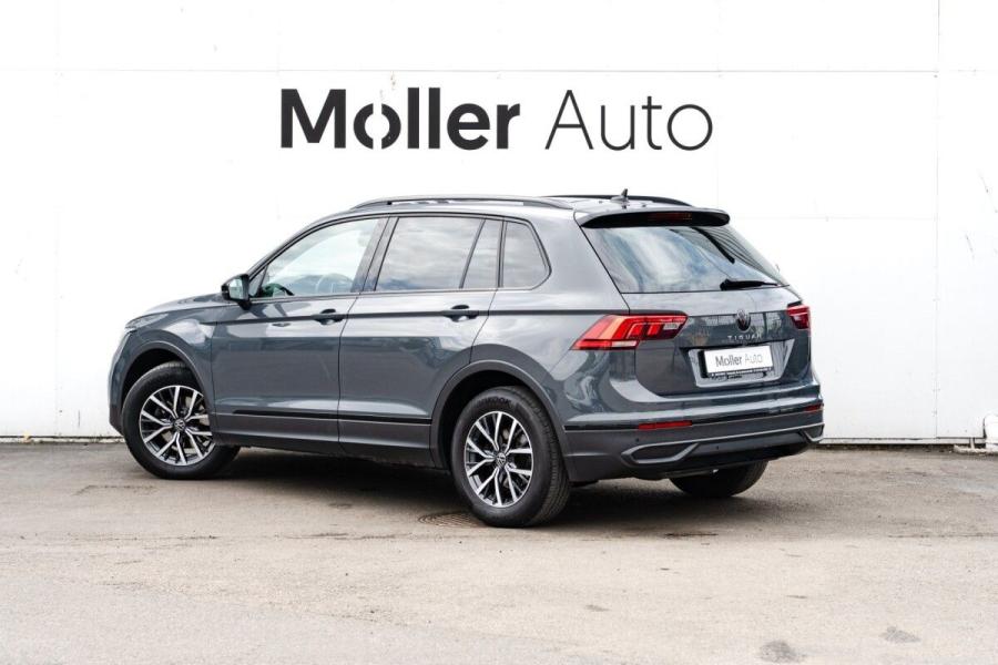 Pelēks Volkswagen Tiguan 2022 Rīga, ar dzinēja tilpumu 2.00 L un nobraukumu 92 tūkst. km par 21850 €, foto 4 vietnē AUTOMOTO.COM.LV