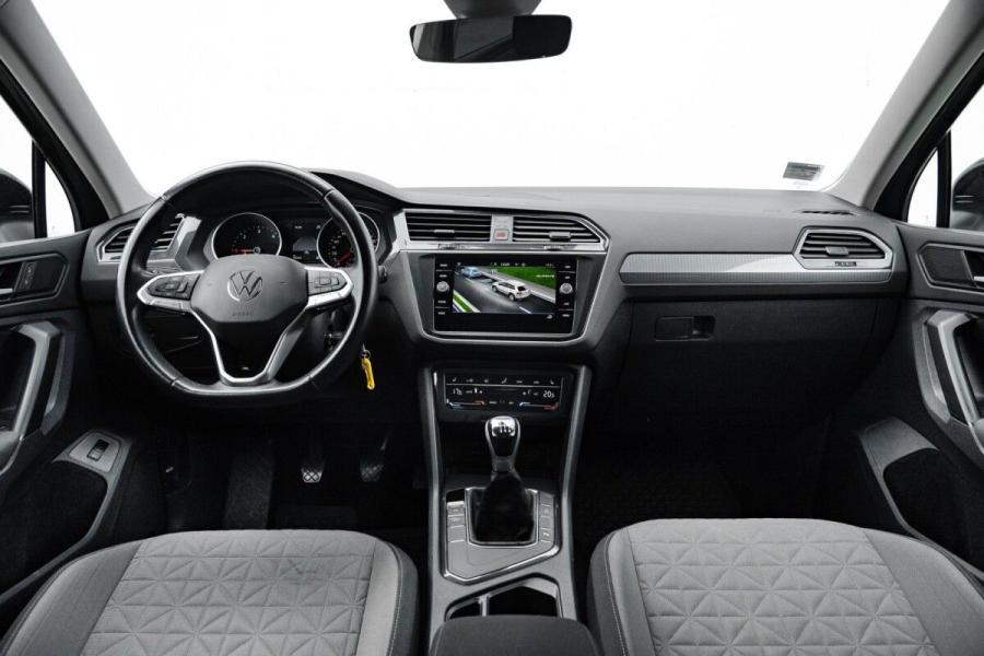 Pelēks Volkswagen Tiguan 2022 Rīga, ar dzinēja tilpumu 2.00 L un nobraukumu 92 tūkst. km par 21850 €, foto 7 vietnē AUTOMOTO.COM.LV