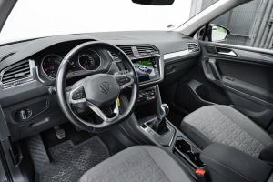 Pelēks Volkswagen Tiguan 2022 Rīga, ar dzinēja tilpumu 2.00 L un nobraukumu 92 tūkst. km par 21850 €, foto 9 vietnē AUTOMOTO.COM.LV