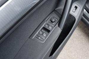 Pelēks Volkswagen Tiguan 2022 Rīga, ar dzinēja tilpumu 2.00 L un nobraukumu 92 tūkst. km par 21850 €, foto 13 vietnē AUTOMOTO.COM.LV