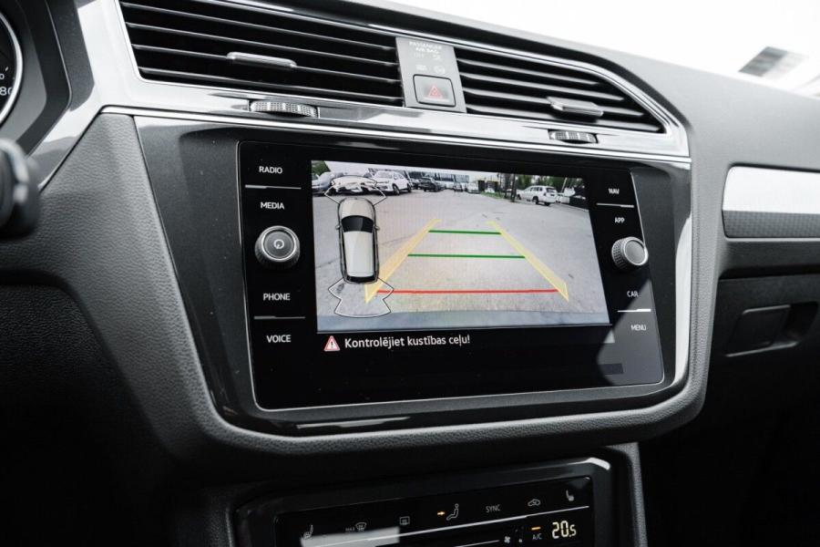 Pelēks Volkswagen Tiguan 2022 Rīga, ar dzinēja tilpumu 2.00 L un nobraukumu 92 tūkst. km par 21850 €, foto 17 vietnē AUTOMOTO.COM.LV