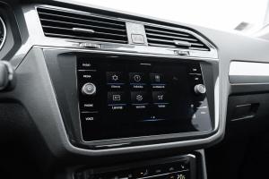 Pelēks Volkswagen Tiguan 2022 Rīga, ar dzinēja tilpumu 2.00 L un nobraukumu 92 tūkst. km par 21850 €, foto 22 vietnē AUTOMOTO.COM.LV