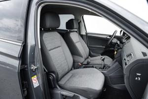 Pelēks Volkswagen Tiguan 2022 Rīga, ar dzinēja tilpumu 2.00 L un nobraukumu 92 tūkst. km par 21850 €, foto 24 vietnē AUTOMOTO.COM.LV