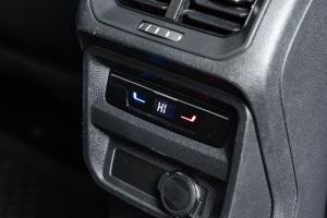 Pelēks Volkswagen Tiguan 2022 Rīga, ar dzinēja tilpumu 2.00 L un nobraukumu 92 tūkst. km par 21850 €, foto 26 vietnē AUTOMOTO.COM.LV