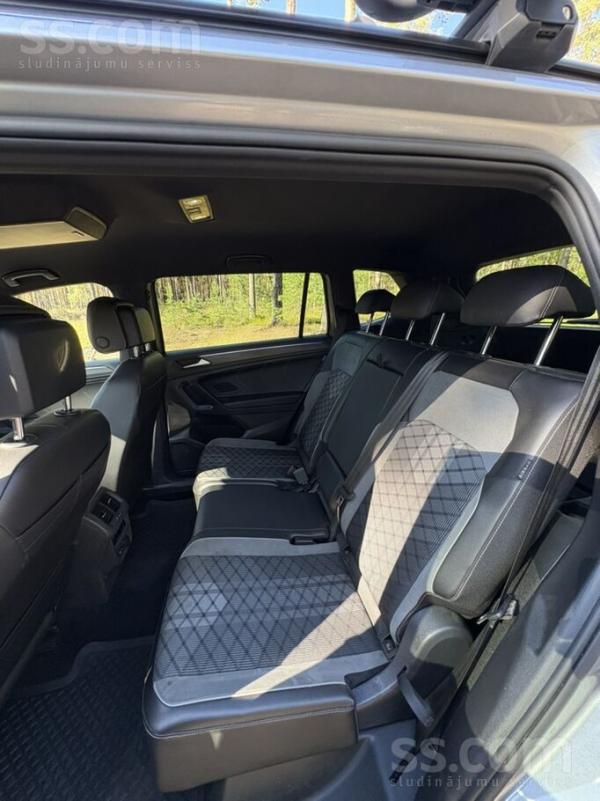 Grey Volkswagen Tiguan 2022 in Riga, with an engine capacity of 2.00 L and mileage of 86 thousand km for 29500 €, photo 5 on AUTOMOTO.COM.LV
