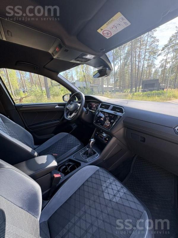 Grey Volkswagen Tiguan 2022 in Riga, with an engine capacity of 2.00 L and mileage of 86 thousand km for 29500 €, photo 7 on AUTOMOTO.COM.LV