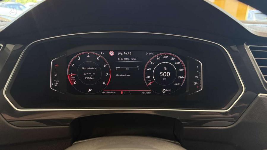 Grey Volkswagen Tiguan 2022 in Vilnius, with an engine capacity of 1.50 L and mileage of 38 thousand km for 28888 €, photo 16 on AUTOMOTO.COM.LV