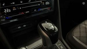 Grey Volkswagen Tiguan 2022 in Vilnius, with an engine capacity of 1.50 L and mileage of 38 thousand km for 28888 €, photo 21 on AUTOMOTO.COM.LV