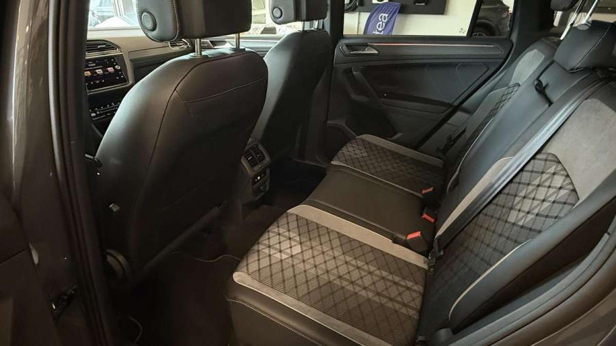 Grey Volkswagen Tiguan 2022 in Vilnius, with an engine capacity of 1.50 L and mileage of 38 thousand km for 28888 €, photo 30 on AUTOMOTO.COM.LV