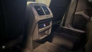 Grey Volkswagen Tiguan 2022 in Vilnius, with an engine capacity of 1.50 L and mileage of 38 thousand km for 28888 €, photo 31 on AUTOMOTO.COM.LV