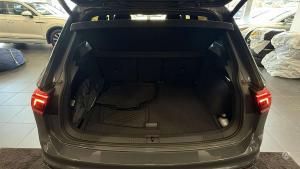 Grey Volkswagen Tiguan 2022 in Vilnius, with an engine capacity of 1.50 L and mileage of 38 thousand km for 28888 €, photo 33 on AUTOMOTO.COM.LV