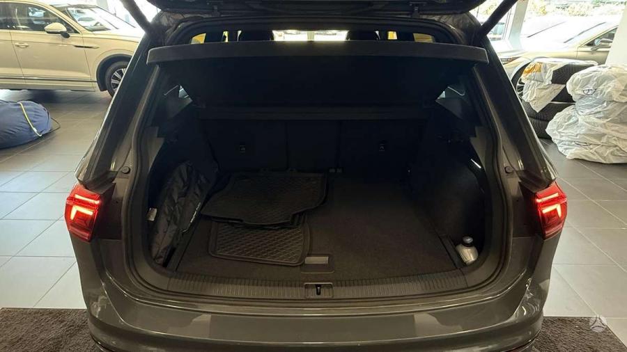 Grey Volkswagen Tiguan 2022 in Vilnius, with an engine capacity of 1.50 L and mileage of 38 thousand km for 28888 €, photo 33 on AUTOMOTO.COM.LV