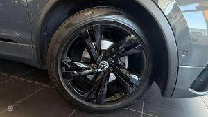 Grey Volkswagen Tiguan 2022 in Vilnius, with an engine capacity of 1.50 L and mileage of 38 thousand km for 28888 €, photo 36 on AUTOMOTO.COM.LV