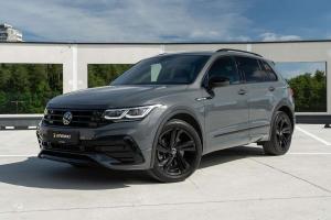 Pelēks Volkswagen Tiguan 2022 Viļņa, ar dzinēja tilpumu 1.98 L un nobraukumu 71 tūkst. km par 31900 €, foto  vietnē AUTOMOTO.COM.LV