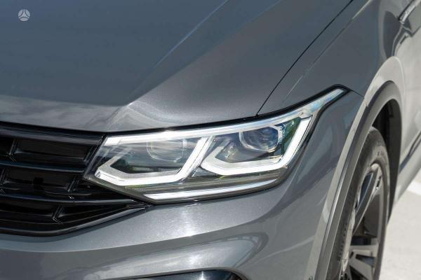Pelēks Volkswagen Tiguan 2022 Viļņa, ar dzinēja tilpumu 1.98 L un nobraukumu 71 tūkst. km par 31900 €, foto 8 vietnē AUTOMOTO.COM.LV