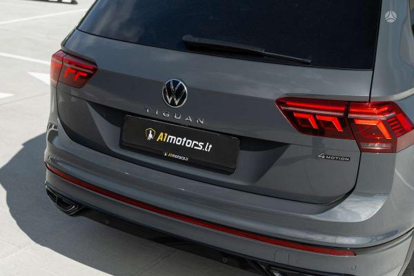 Grey Volkswagen Tiguan 2022 in Vilnius, with an engine capacity of 1.98 L and mileage of 71 thousand km for 31900 €, photo 10 on AUTOMOTO.COM.LV