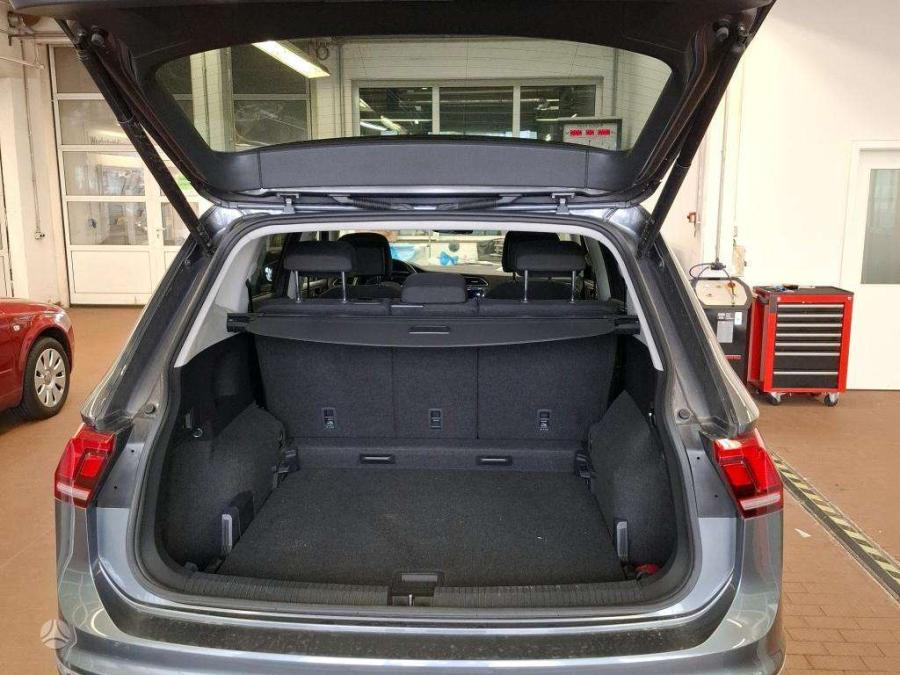 Pelēks Volkswagen Tiguan 2022 Viļņa, ar dzinēja tilpumu 1.50 L un nobraukumu 39 tūkst. km par 28545 €, foto 12 vietnē AUTOMOTO.COM.LV
