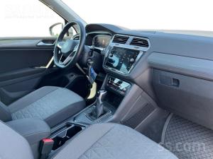 Pelēks Volkswagen Tiguan 2022 Rīga, ar dzinēja tilpumu 1.40 L un nobraukumu 45 tūkst. km par 26990 €, foto 7 vietnē AUTOMOTO.COM.LV