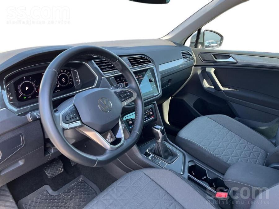 Pelēks Volkswagen Tiguan 2022 Rīga, ar dzinēja tilpumu 1.40 L un nobraukumu 45 tūkst. km par 26990 €, foto 12 vietnē AUTOMOTO.COM.LV