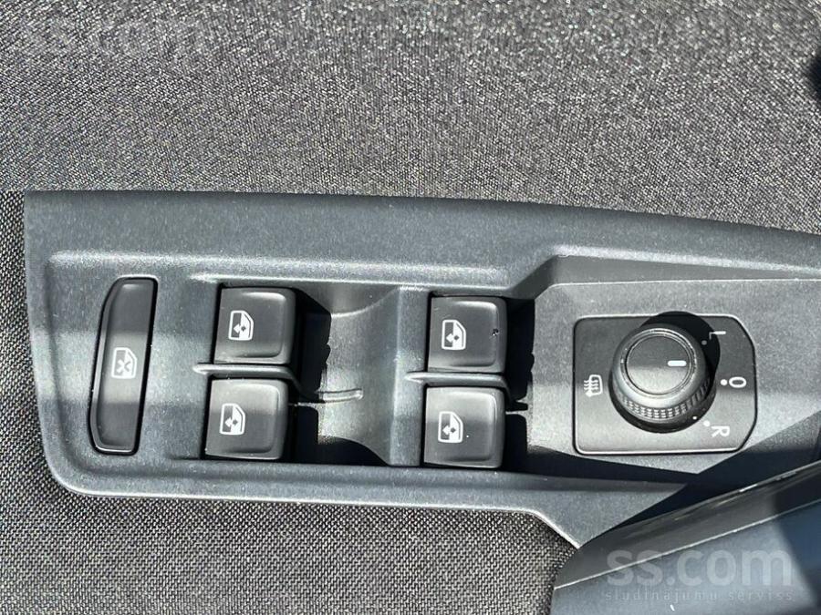 Pelēks Volkswagen Tiguan 2022 Rīga, ar dzinēja tilpumu 1.40 L un nobraukumu 45 tūkst. km par 26990 €, foto 21 vietnē AUTOMOTO.COM.LV