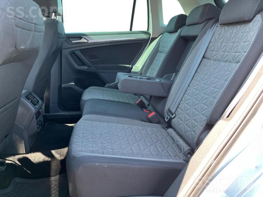 Pelēks Volkswagen Tiguan 2022 Rīga, ar dzinēja tilpumu 1.40 L un nobraukumu 45 tūkst. km par 26990 €, foto 22 vietnē AUTOMOTO.COM.LV