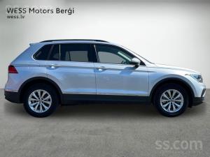 Pelēks Volkswagen Tiguan 2022 Rīga, ar dzinēja tilpumu 1.40 L un nobraukumu 45 tūkst. km par 26990 €, foto 24 vietnē AUTOMOTO.COM.LV