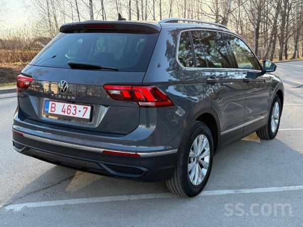 Pelēks Volkswagen Tiguan 2022 Rīga, ar dzinēja tilpumu 2.00 L un nobraukumu 180 tūkst. km par 21950 €, foto 8 vietnē AUTOMOTO.COM.LV