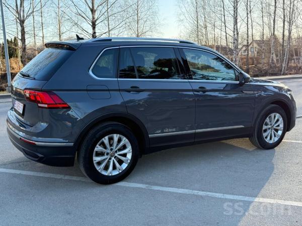Pelēks Volkswagen Tiguan 2022 Rīga, ar dzinēja tilpumu 2.00 L un nobraukumu 180 tūkst. km par 21950 €, foto 9 vietnē AUTOMOTO.COM.LV