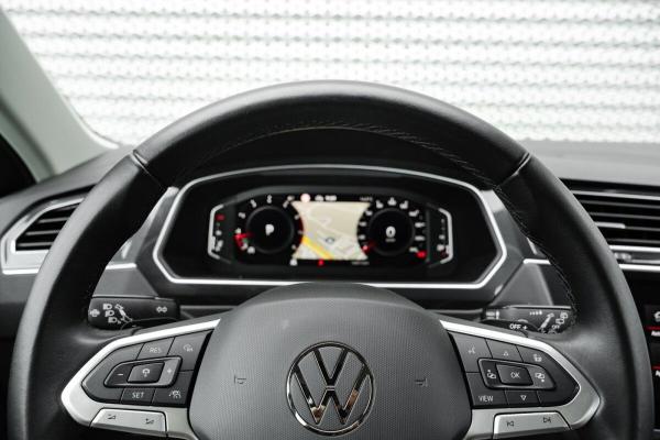 Pelēks Volkswagen Tiguan 2022 Mārupe, ar dzinēja tilpumu 1.50 L un nobraukumu 160 tūkst. km par 21350 €, foto 10 vietnē AUTOMOTO.COM.LV