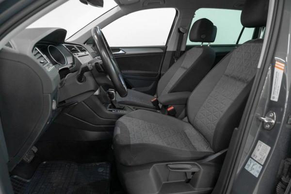 Pelēks Volkswagen Tiguan 2022 Viļņa, ar dzinēja tilpumu 1.50 L un nobraukumu 111 tūkst. km par 19500 €, foto 8 vietnē AUTOMOTO.COM.LV