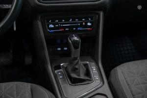 Pelēks Volkswagen Tiguan 2022 Viļņa, ar dzinēja tilpumu 1.50 L un nobraukumu 112 tūkst. km par 19500 €, foto 18 vietnē AUTOMOTO.COM.LV