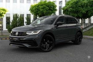 Pelēks Volkswagen Tiguan 2022 Viļņa, ar dzinēja tilpumu 0.00 L un nobraukumu 42 tūkst. km par 32950 €, foto  vietnē AUTOMOTO.COM.LV