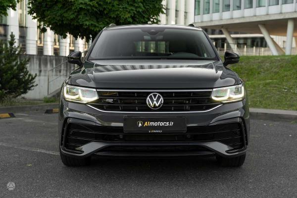 Grey Volkswagen Tiguan 2022 in Vilnius, with an engine capacity of 0.00 L and mileage of 42 thousand km for 32950 €, photo 4 on AUTOMOTO.COM.LV