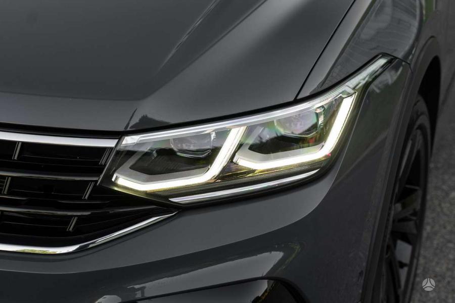 Pelēks Volkswagen Tiguan 2022 Viļņa, ar dzinēja tilpumu 0.00 L un nobraukumu 42 tūkst. km par 32950 €, foto 7 vietnē AUTOMOTO.COM.LV