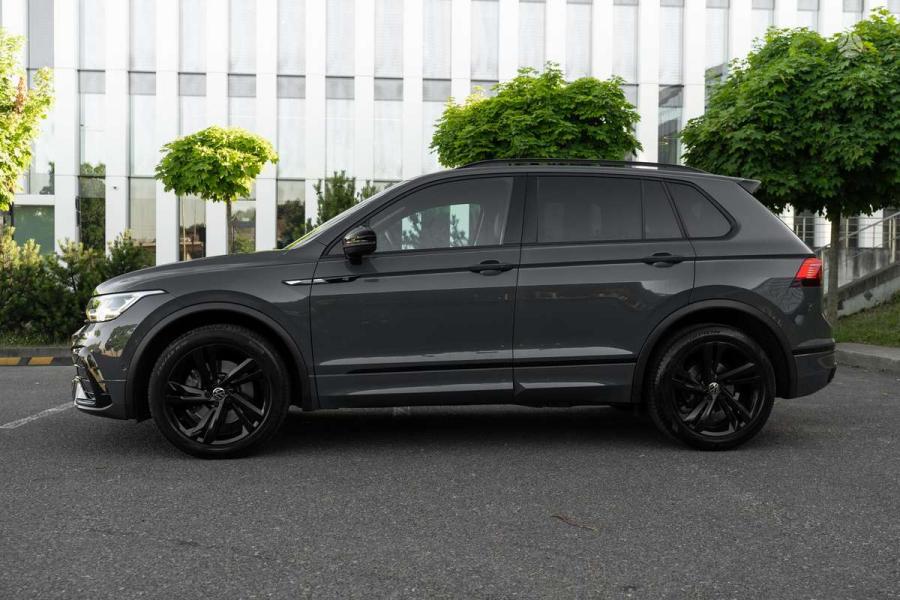 Pelēks Volkswagen Tiguan 2022 Viļņa, ar dzinēja tilpumu 0.00 L un nobraukumu 42 tūkst. km par 32950 €, foto 8 vietnē AUTOMOTO.COM.LV