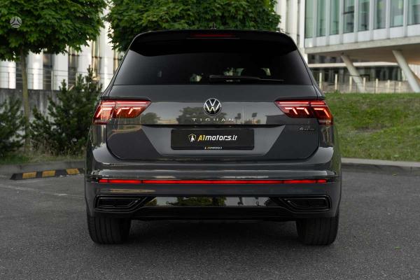 Grey Volkswagen Tiguan 2022 in Vilnius, with an engine capacity of 0.00 L and mileage of 42 thousand km for 32950 €, photo 10 on AUTOMOTO.COM.LV