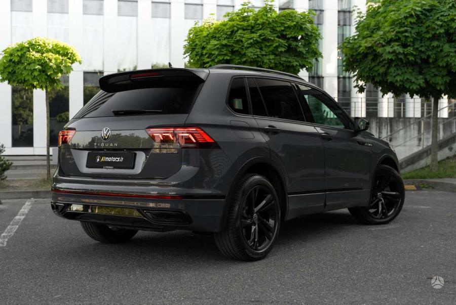 Pelēks Volkswagen Tiguan 2022 Viļņa, ar dzinēja tilpumu 0.00 L un nobraukumu 42 tūkst. km par 32950 €, foto 12 vietnē AUTOMOTO.COM.LV