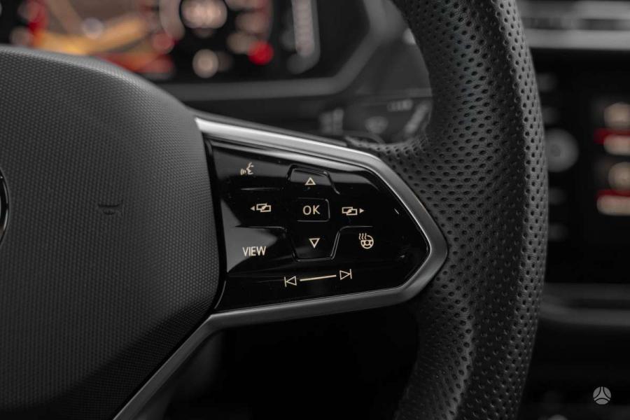 Pelēks Volkswagen Tiguan 2022 Viļņa, ar dzinēja tilpumu 0.00 L un nobraukumu 42 tūkst. km par 32950 €, foto 24 vietnē AUTOMOTO.COM.LV
