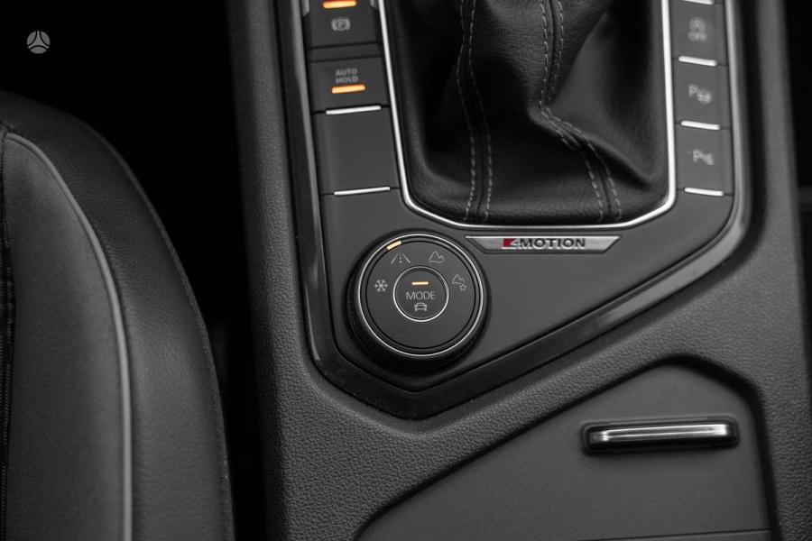 Pelēks Volkswagen Tiguan 2022 Viļņa, ar dzinēja tilpumu 0.00 L un nobraukumu 42 tūkst. km par 32950 €, foto 34 vietnē AUTOMOTO.COM.LV