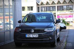 Grey Volkswagen Tiguan 2022 in Riga, with an engine capacity of 2.00 L and mileage of 221 thousand km for 17995 €, photo  on AUTOMOTO.COM.LV