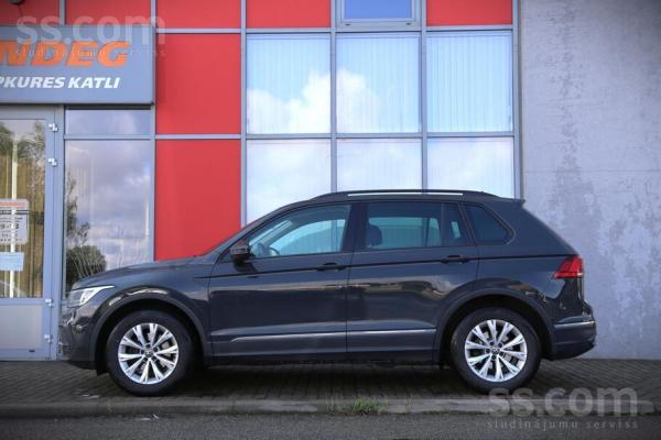 Pelēks Volkswagen Tiguan 2022 Rīga, ar dzinēja tilpumu 2.00 L un nobraukumu 221 tūkst. km par 17995 €, foto 2 vietnē AUTOMOTO.COM.LV