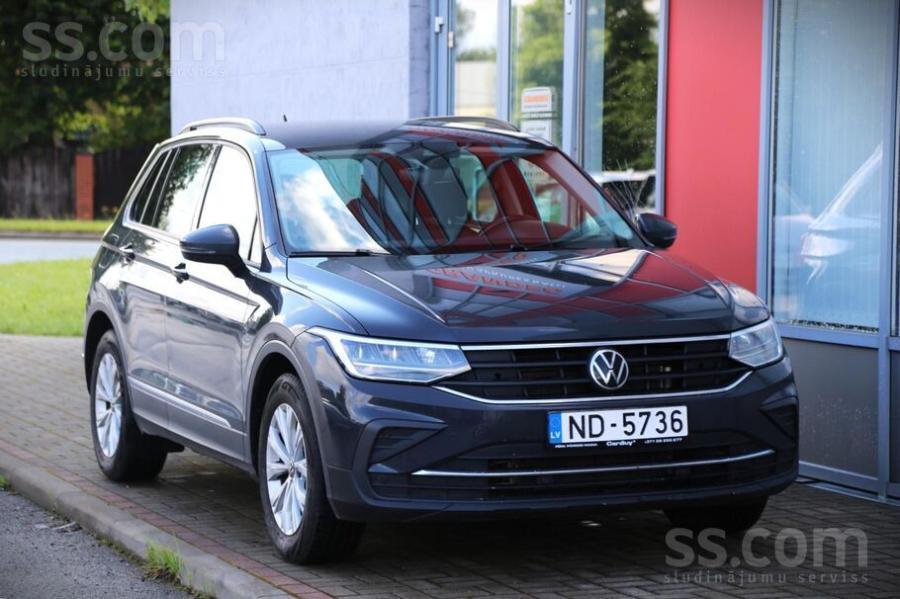 Grey Volkswagen Tiguan 2022 in Riga, with an engine capacity of 2.00 L and mileage of 221 thousand km for 17995 €, photo 5 on AUTOMOTO.COM.LV
