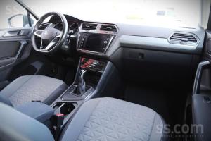 Grey Volkswagen Tiguan 2022 in Riga, with an engine capacity of 2.00 L and mileage of 221 thousand km for 17995 €, photo 12 on AUTOMOTO.COM.LV