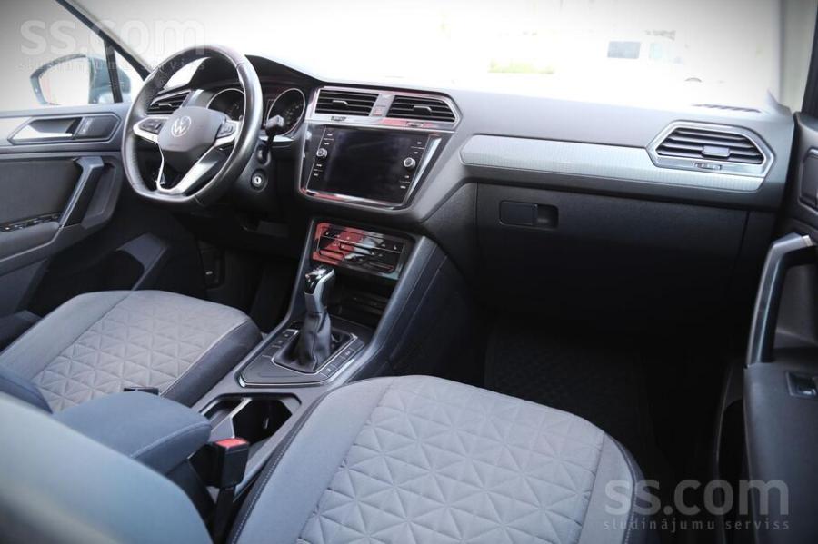 Grey Volkswagen Tiguan 2022 in Riga, with an engine capacity of 2.00 L and mileage of 221 thousand km for 17995 €, photo 12 on AUTOMOTO.COM.LV