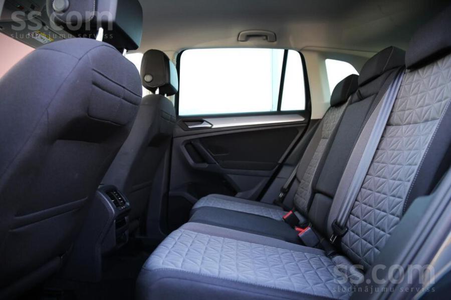 Grey Volkswagen Tiguan 2022 in Riga, with an engine capacity of 2.00 L and mileage of 221 thousand km for 17995 €, photo 16 on AUTOMOTO.COM.LV